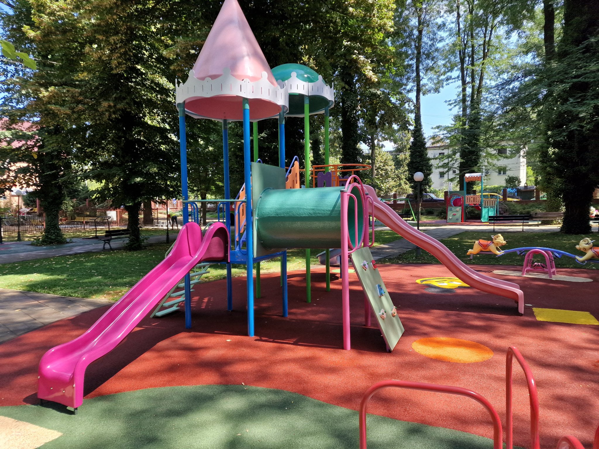 Un parc modern şi curat, la Brăneşti, redeschis pentru public ...